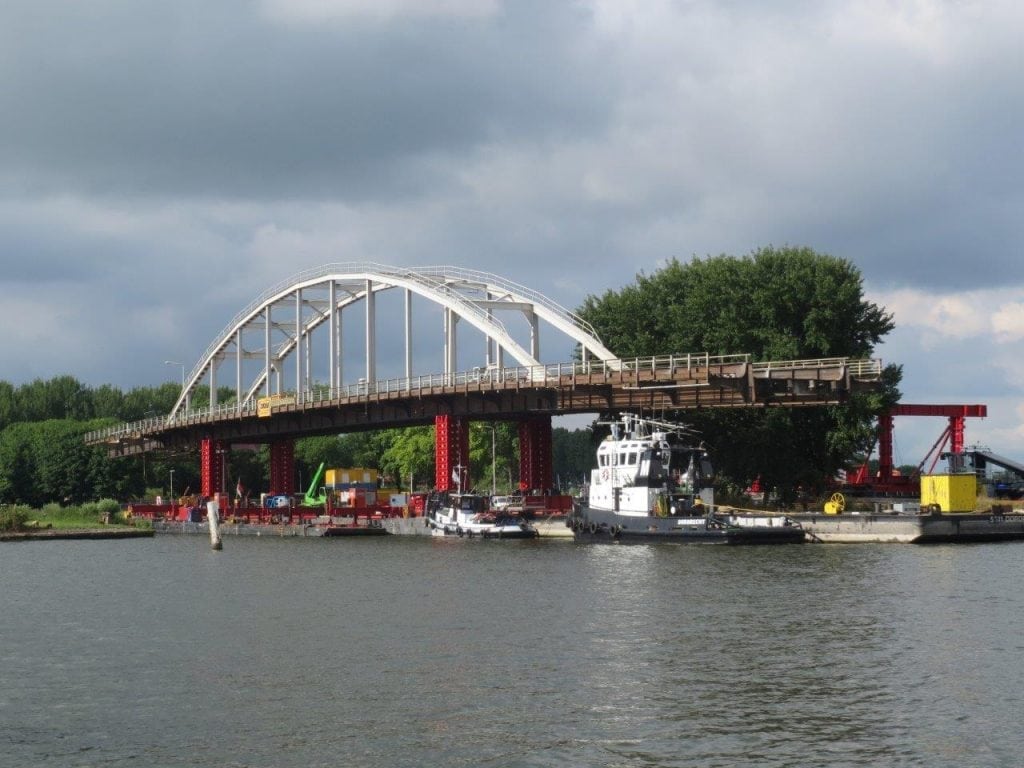 ALE Mega Jack 800 Takes to the Netherlands to Celebrate First Job ...