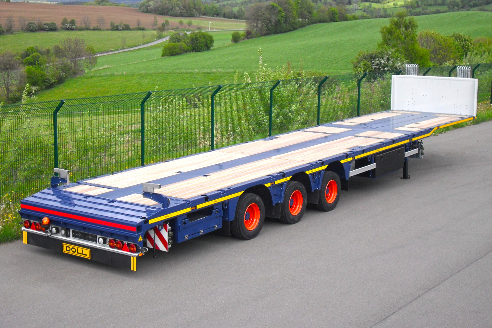 DOLL Showcases the First 6-Axle Panther Low-Loader at IAA Show ...