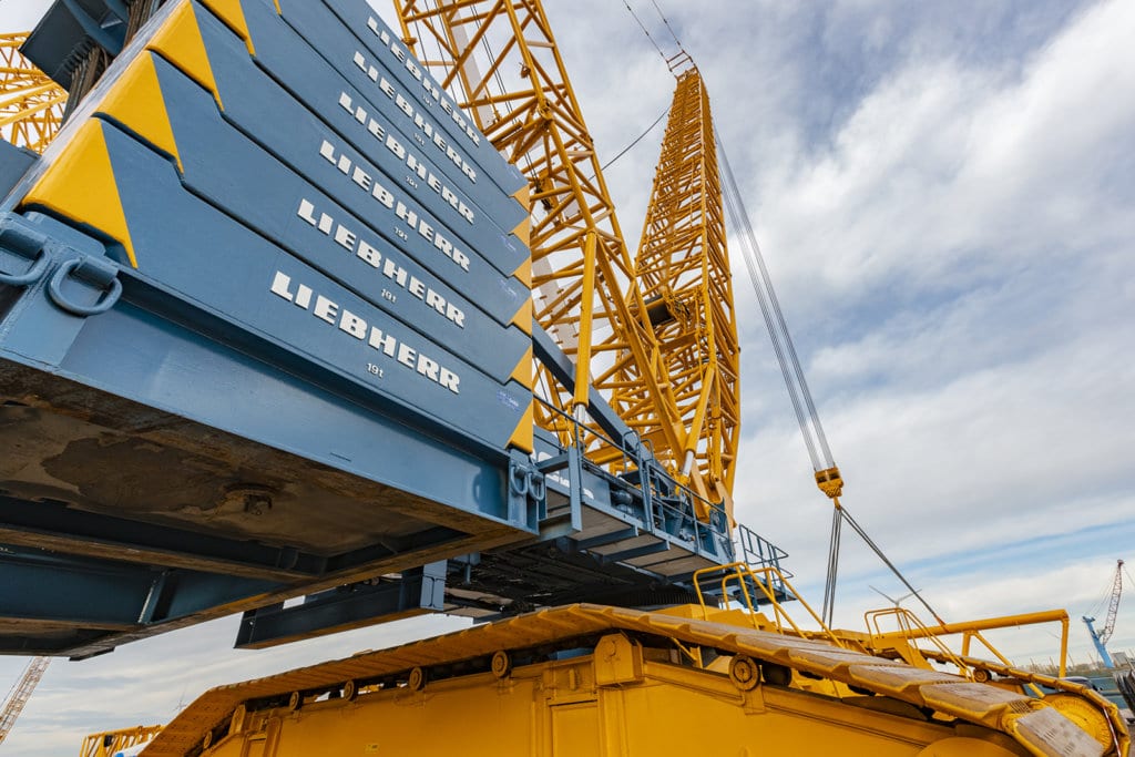 HeavyTorque Issue Seventeen: Sarens SGC 250 (News Spotlight)