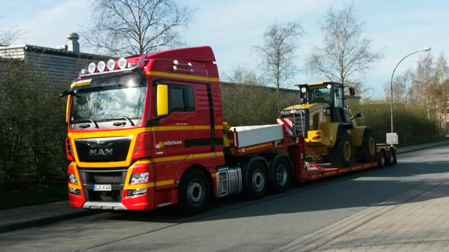 Faymonville MegaMAX Lowbed Offers Unique Diversity