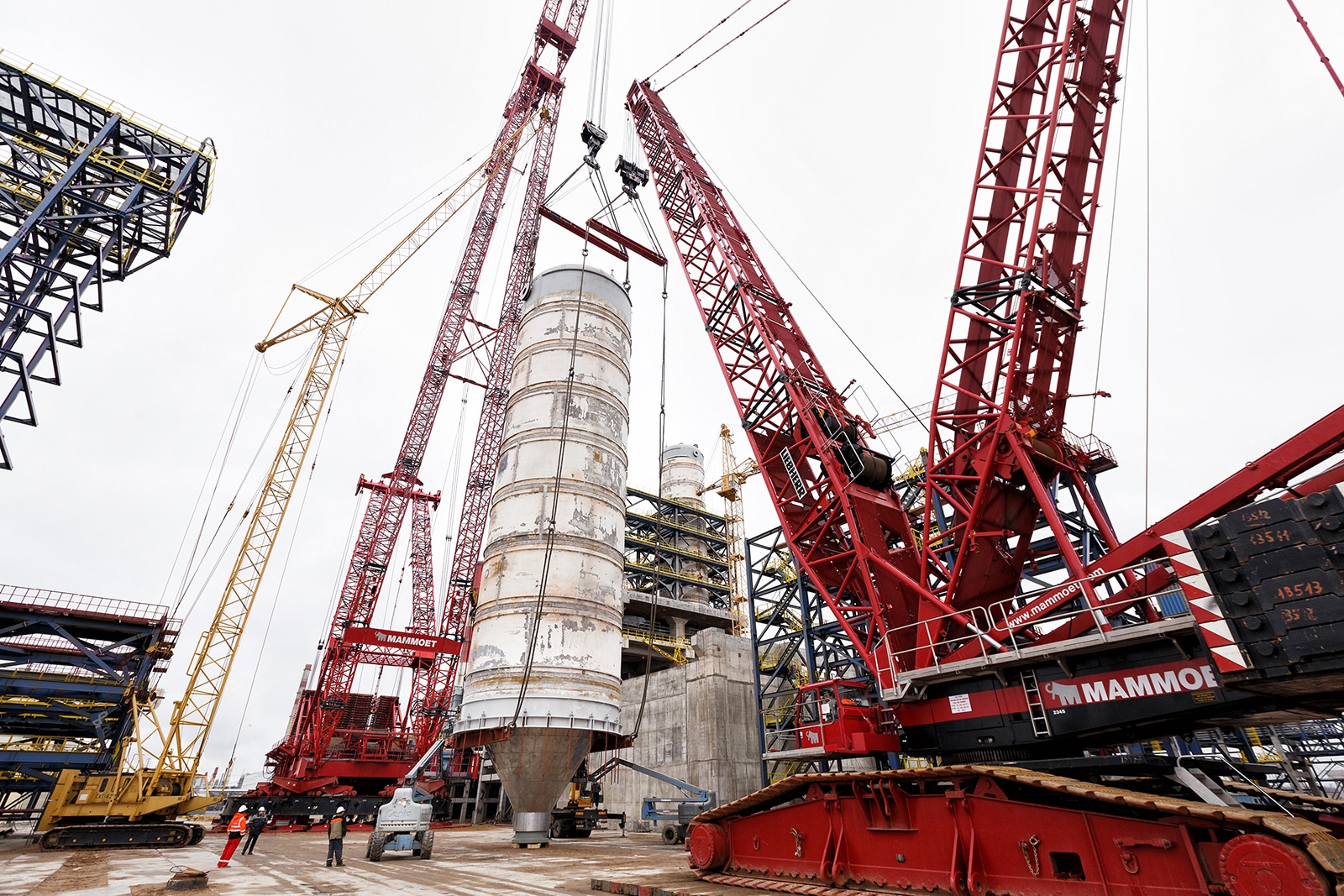 Mammoet: Reaching record heights in record time - HeavyTorque