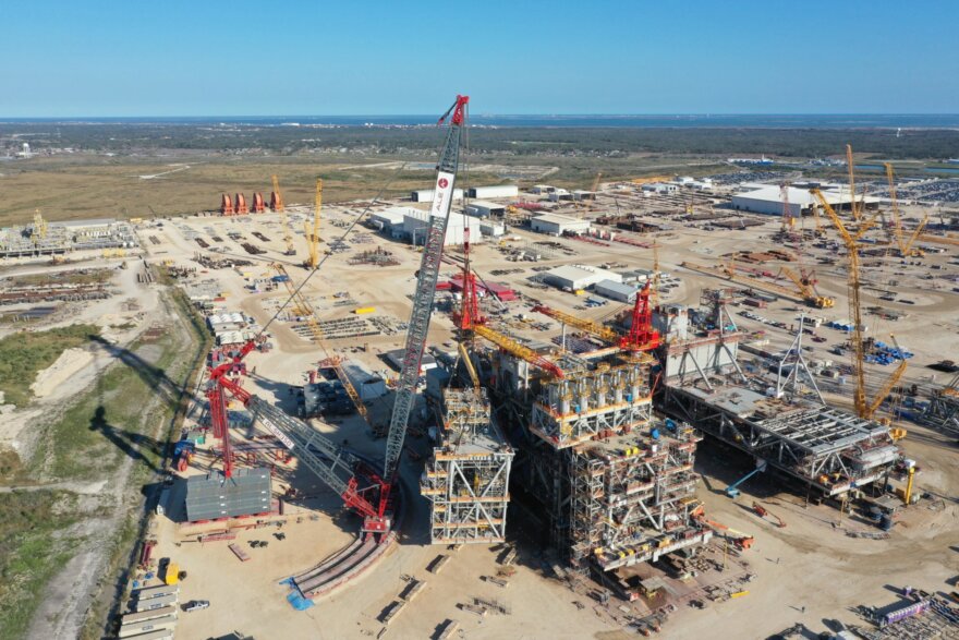 ALE's AL.SK350 Performs One of North America’s Biggest Land Lifts